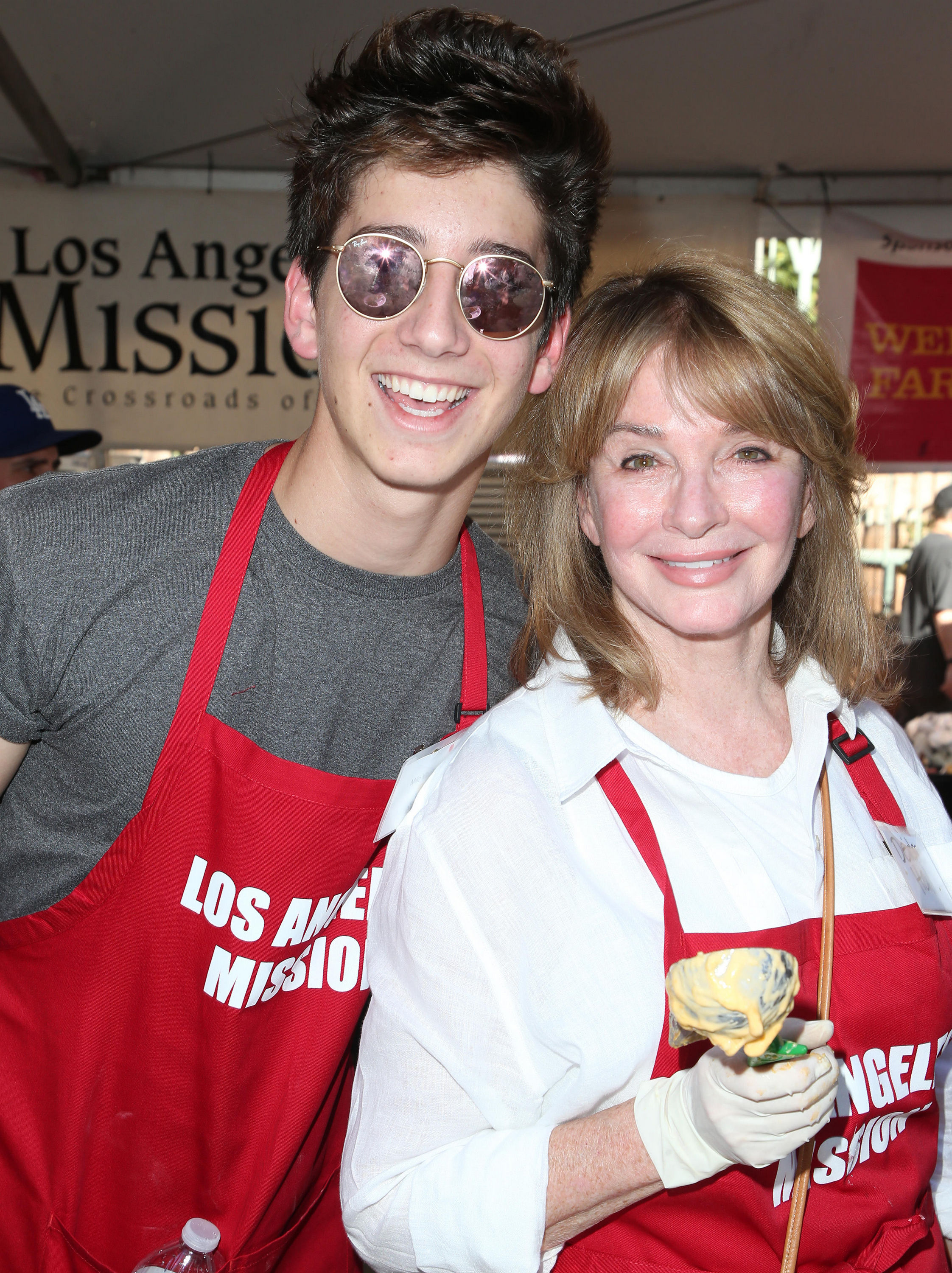 Nov 22 | Los Angeles Mission Thanksgiving Meal For The Homeless - milomanheimcom 029 - Milo ...